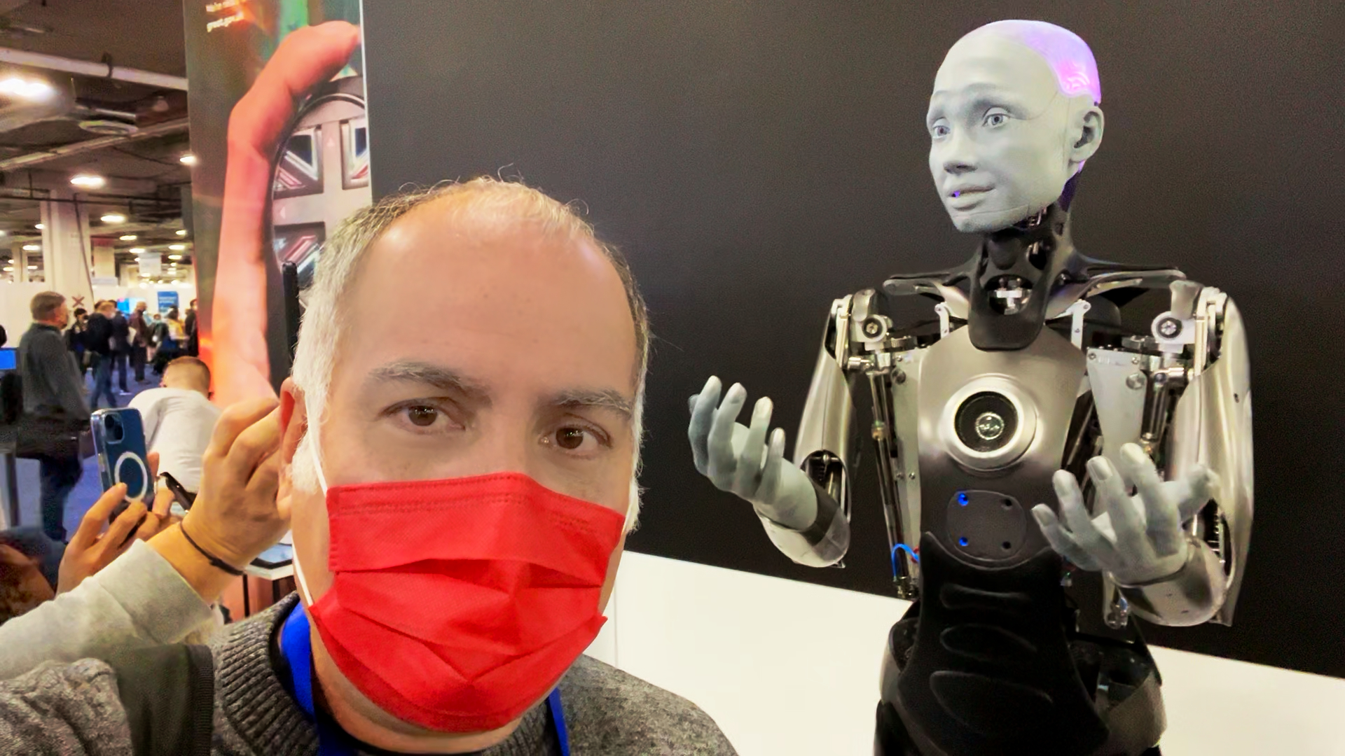 Mi encuentro con Ameca The Robot en el CES 2022 - James Lynn ...