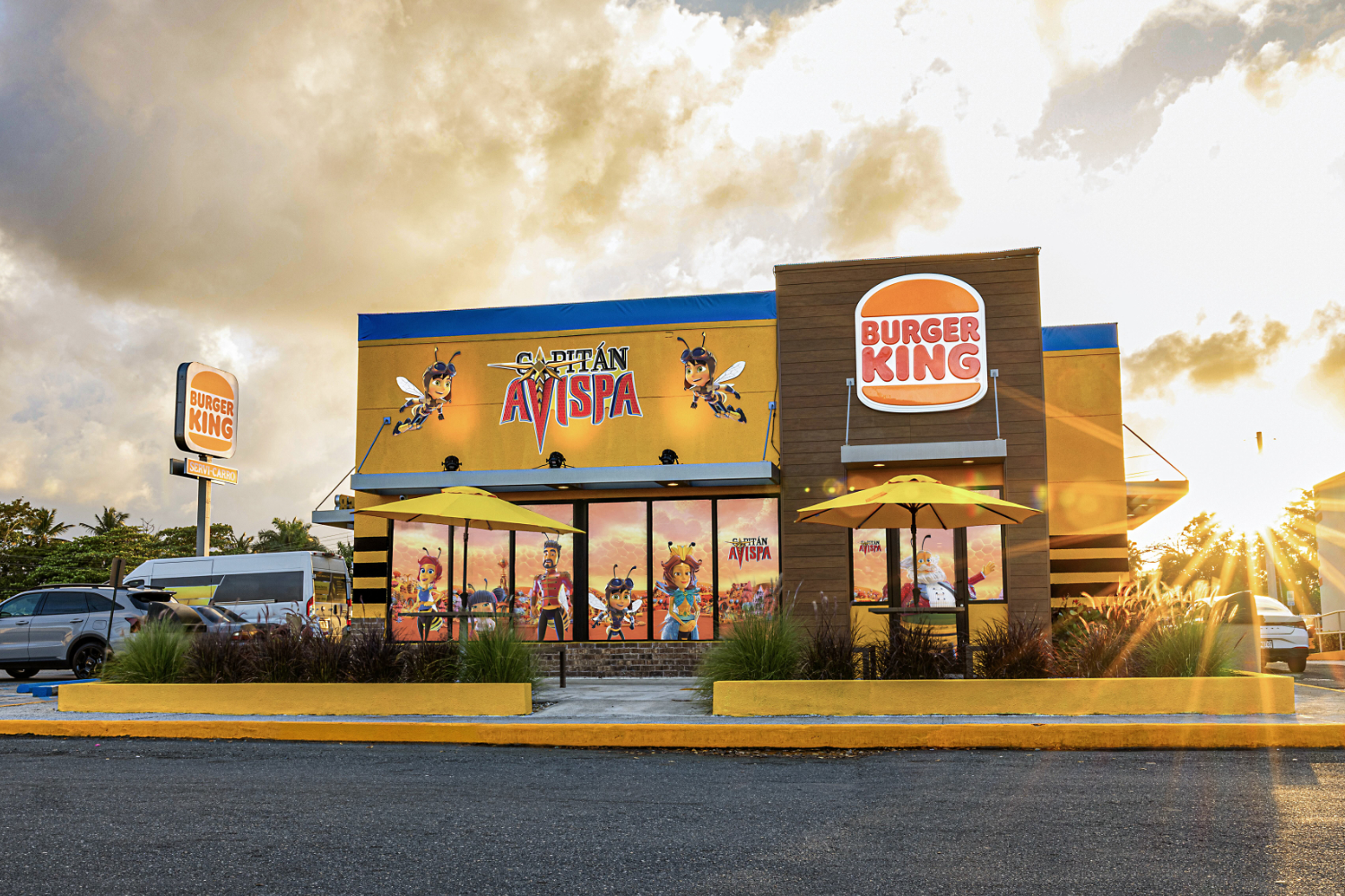 Burger King® transforma su restaurante en Río Hondo en avispatrópolis ...